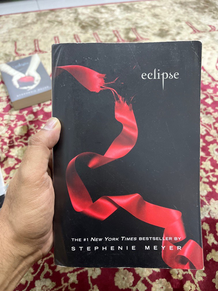 Eclipse, Hobbies & Toys, Books & Magazines, Storybooks on Carousell