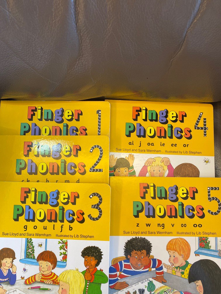 Finger Phonics 1-5, 興趣及遊戲, 書本 & 文具, 小說 & 故事書 - Carousell