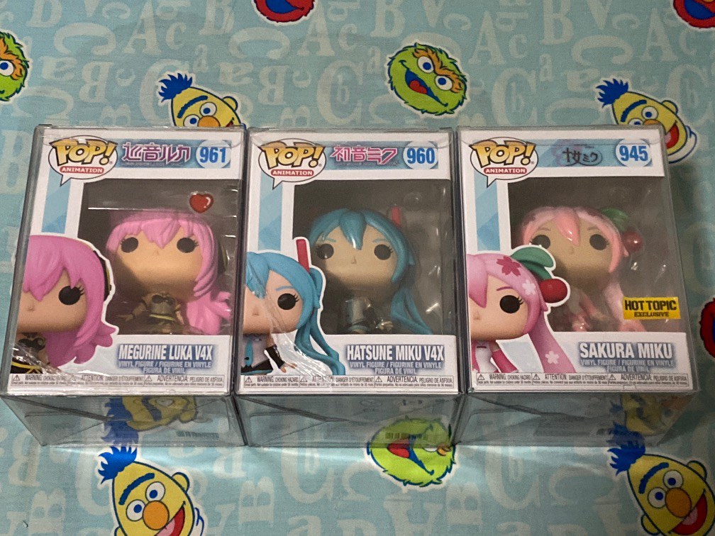 Funko pop set (Hatsune Miku, Megurine Luka [V4X] and Sakura Miku), 興趣及 ...