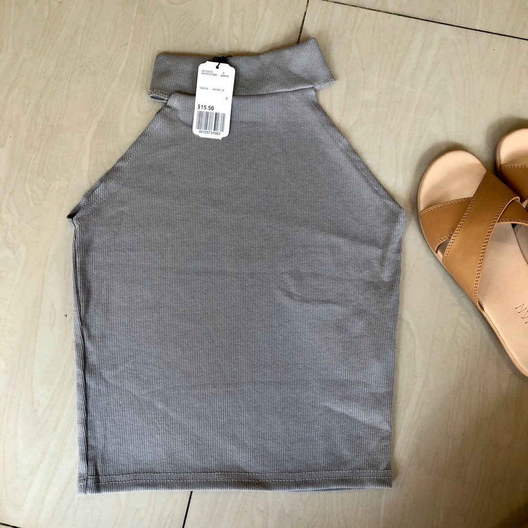 Halter top gray, Women's Fashion, Tops, Sleeveless on Carousell