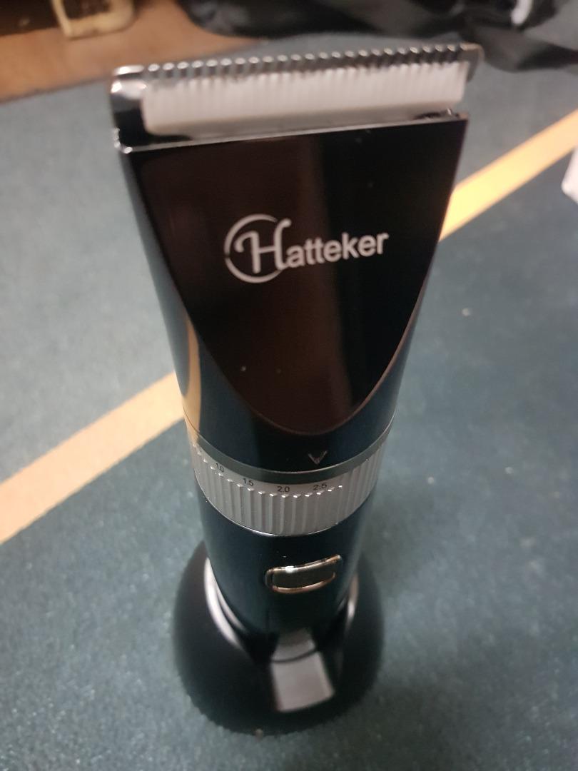 Hatteker Rechargeable Hair Clipper RFC-690, Beauty & Personal Care, Men's Grooming on Carousell