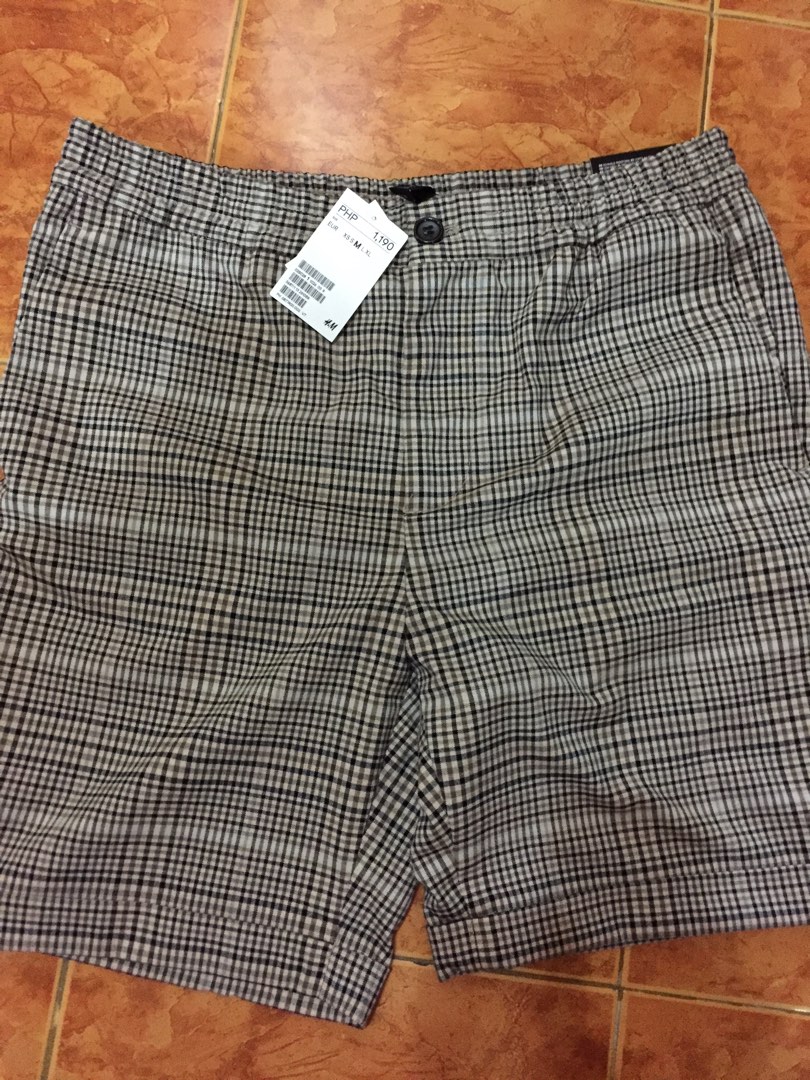 H&M checkered shorts, Men's Fashion, Bottoms, Shorts on Carousell