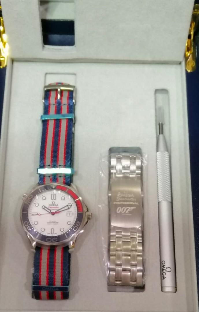 Omega Seamaster Commander James Bond 007 Speedmaster, Men's Fashion ...