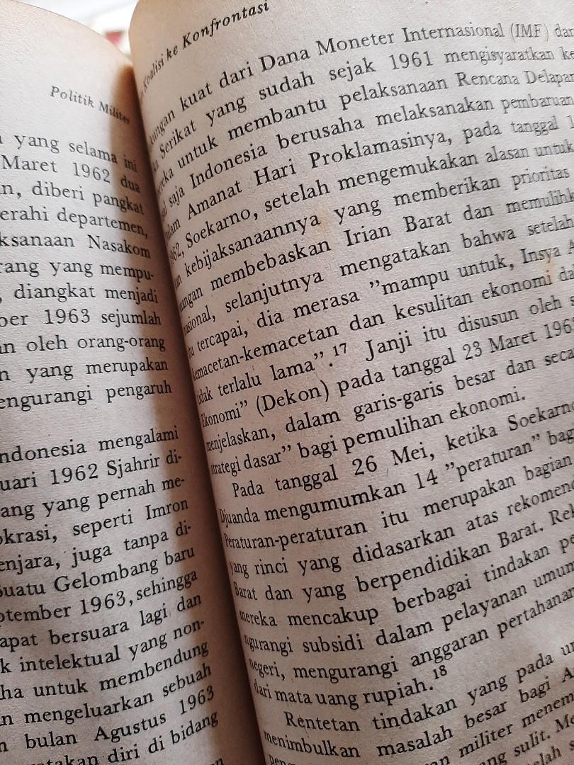 Politik Militer Indonesia 1945 1967 Books And Stationery Textbooks On
