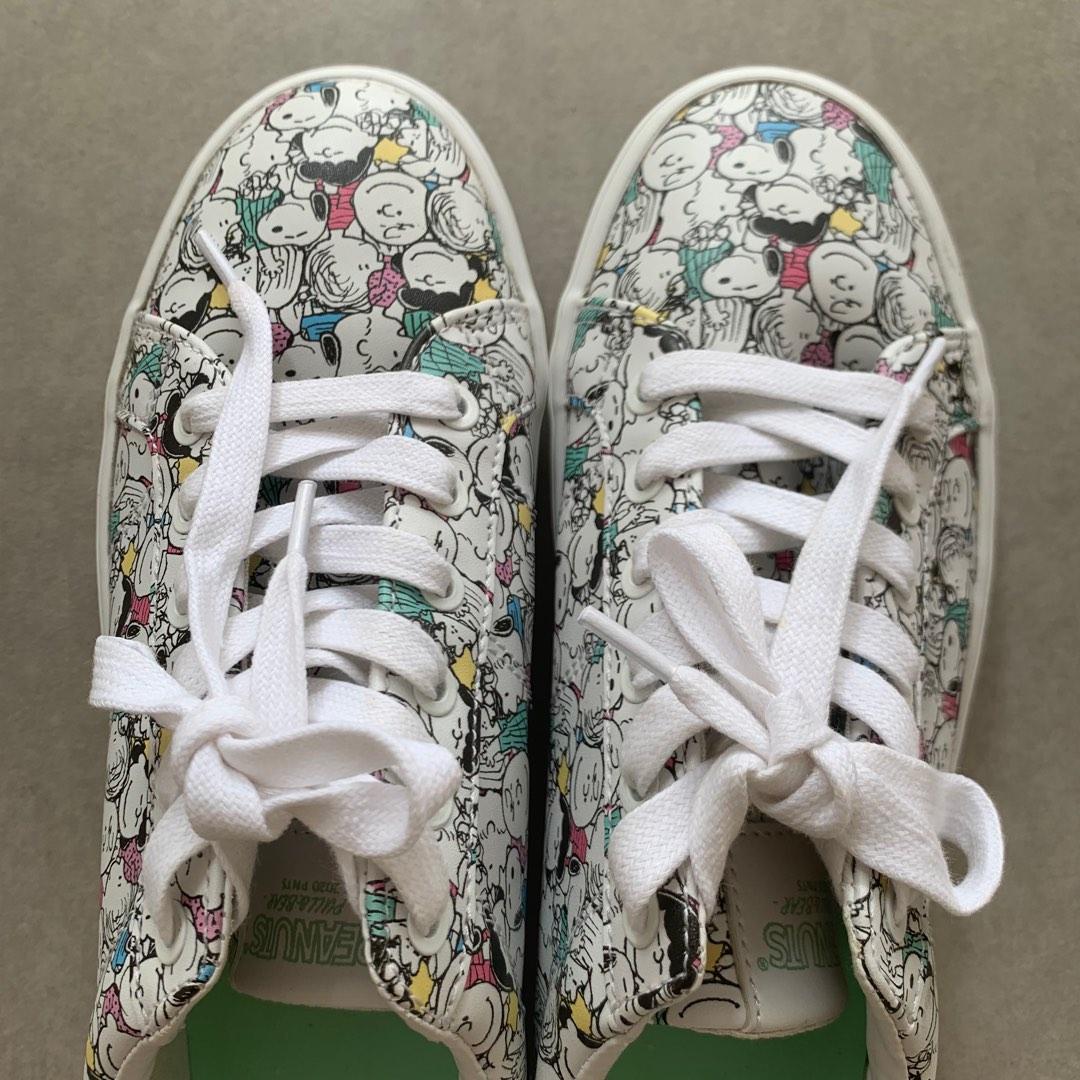 pull & bear snoopy shoes the peanuts, Fesyen Wanita, Sepatu di Carousell
