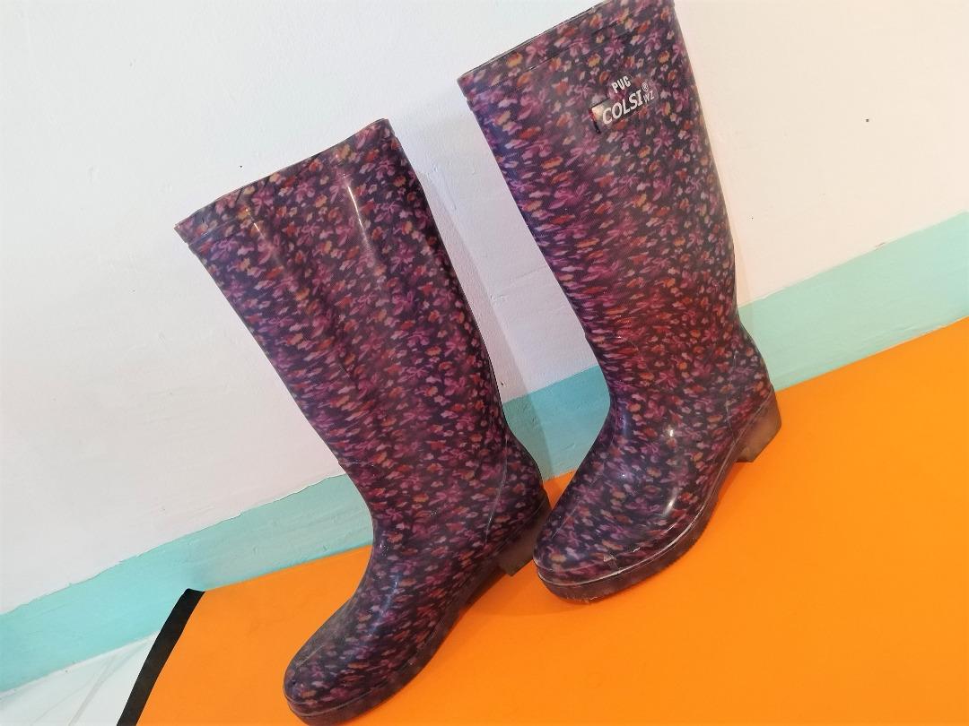 Roller Skates & Rain Booths, Sports Equipment, Other Sports Equipment ...