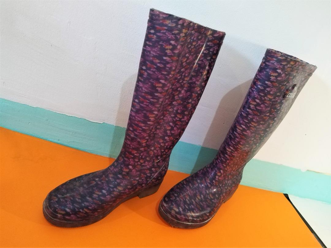 Roller Skates & Rain Booths, Sports Equipment, Other Sports Equipment ...