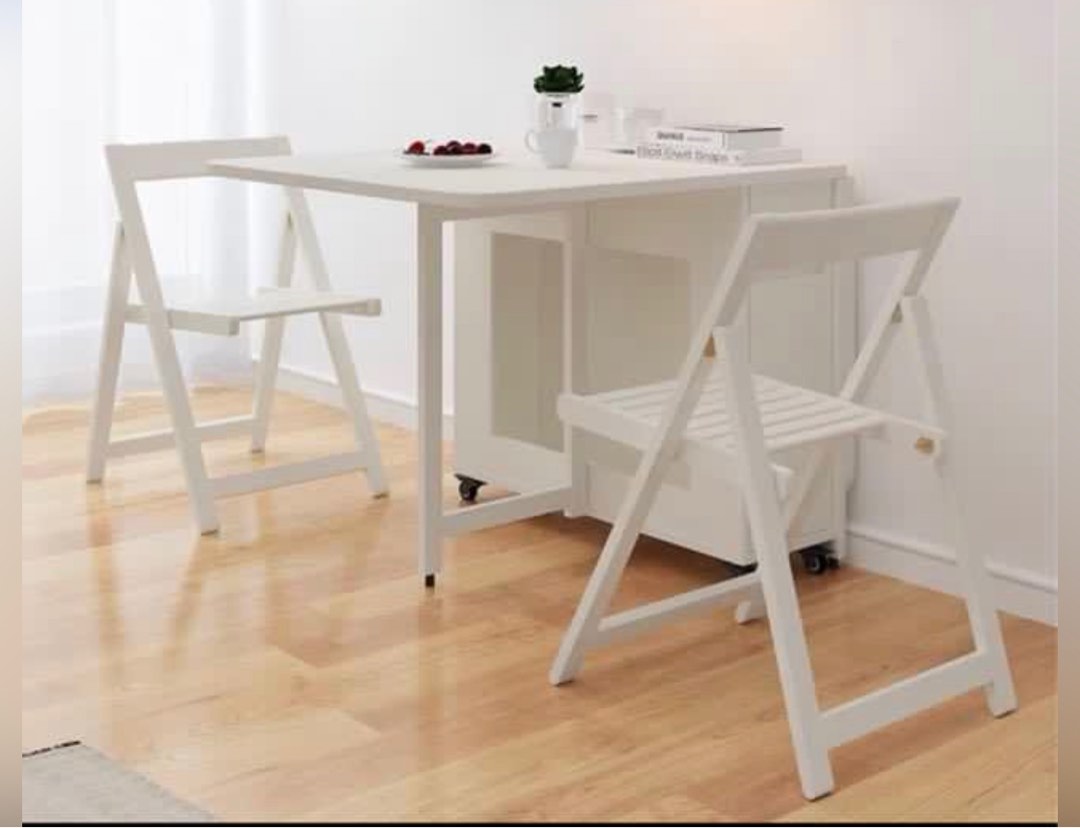 Smart Foldable table set + 2 x foldable chairs (Good condition ...
