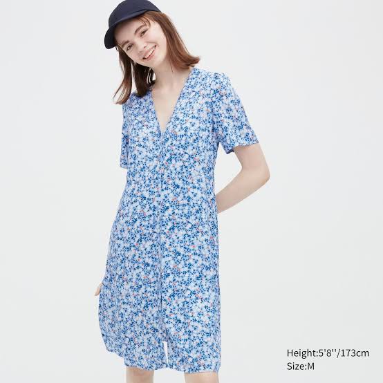 Uniqlo relaxed fit buttondown floral dress, Women's Fashion, Dresses ...