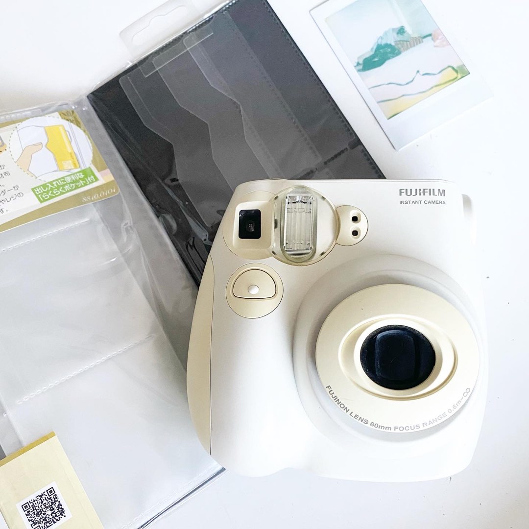 Vintage White Fujifilm Instax Mini 7s Polaroid Camera, Photography ...