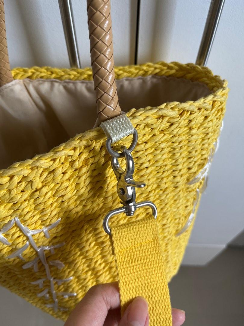 Young Living Diffuser Bag, Women's Fashion, Bags & Wallets, Cross-body ...