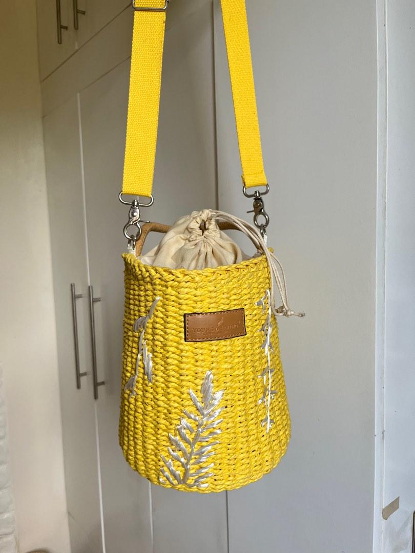 Young Living Diffuser Bag, Women's Fashion, Bags & Wallets, Cross-body ...