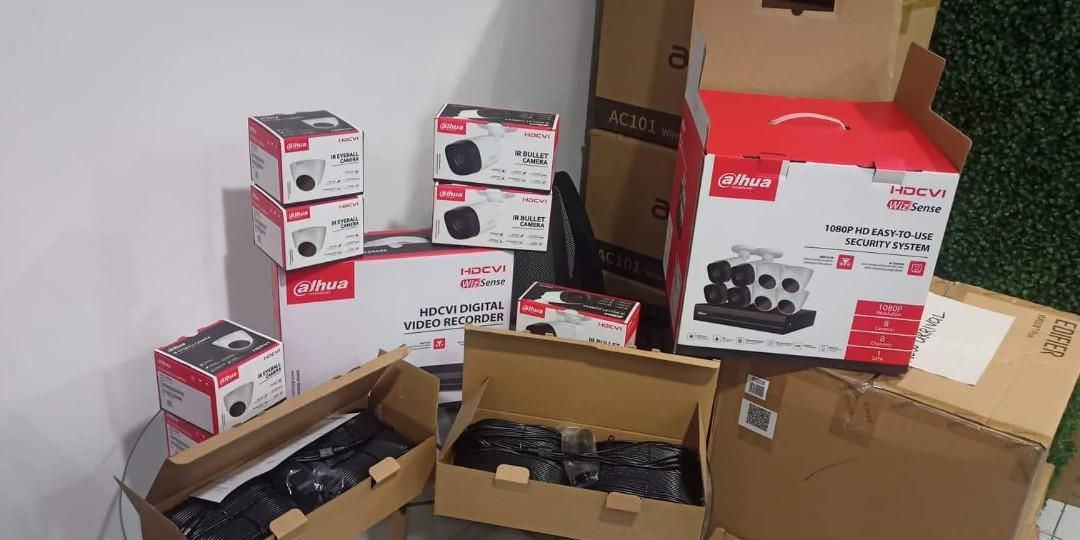 Dahua Wiz Sense 8 Channel Camera Kit 1xAI XVR 4x 2MP Turret Plug and ...