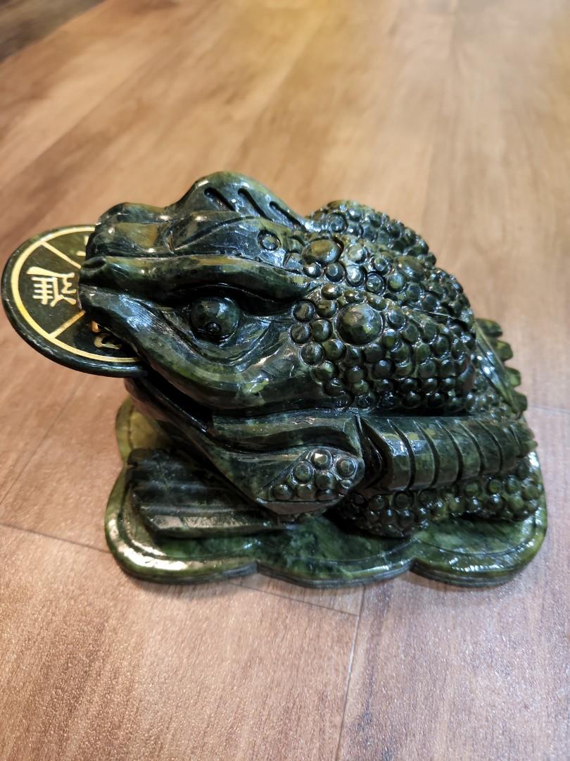 Pair of Fengshui Jade Wealth Toad, Hobbies & Toys, Memorabilia ...