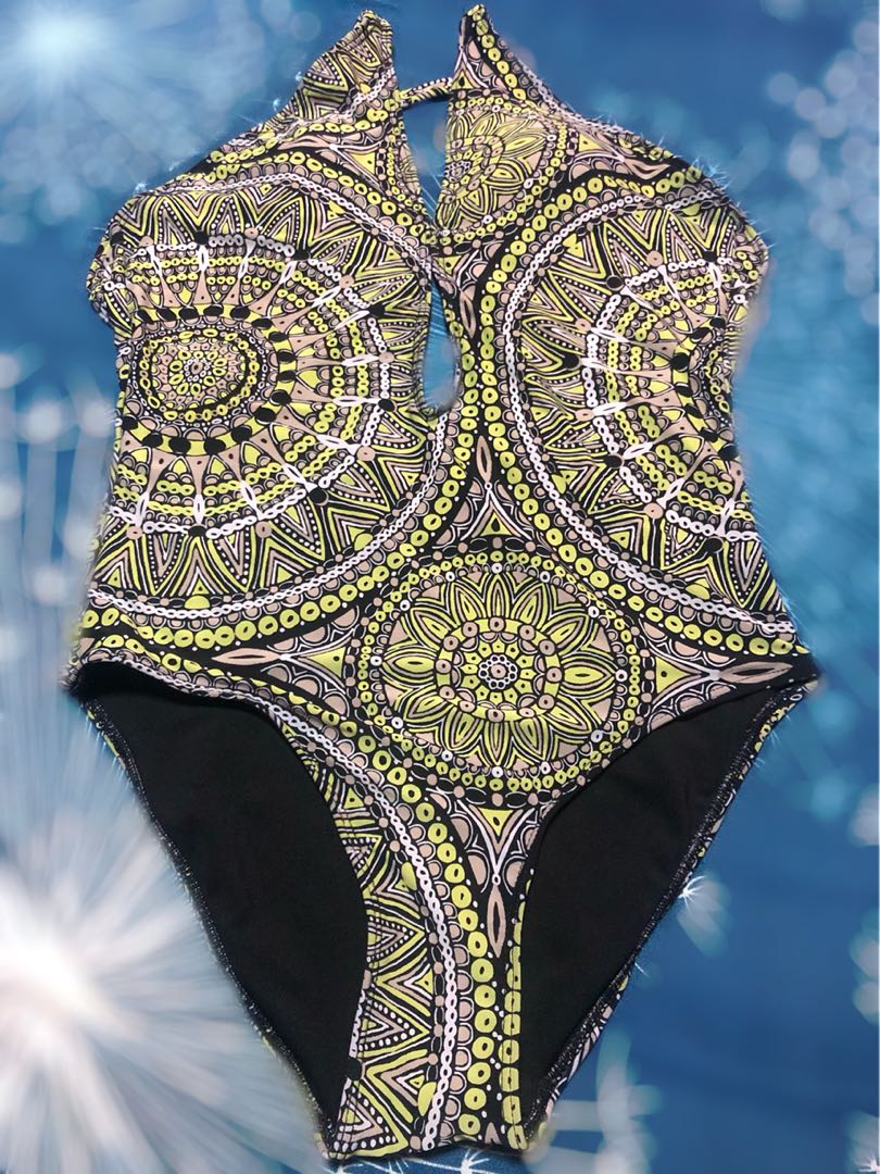 Folded & Hung Swimsuit, Women's Fashion, Swimwear, Bikinis & Swimsuits ...