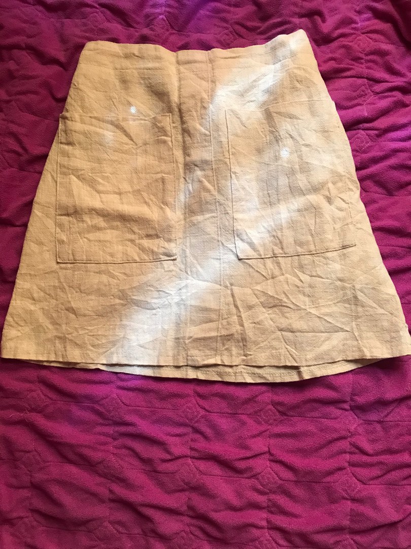 Garterize back skirt, Women's Fashion, Bottoms, Skirts on Carousell