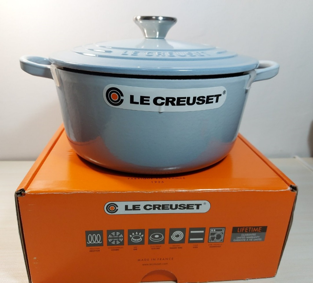 Le Creuset Round Casserole/Oven made in France 3.3L in Coastal Blue ...