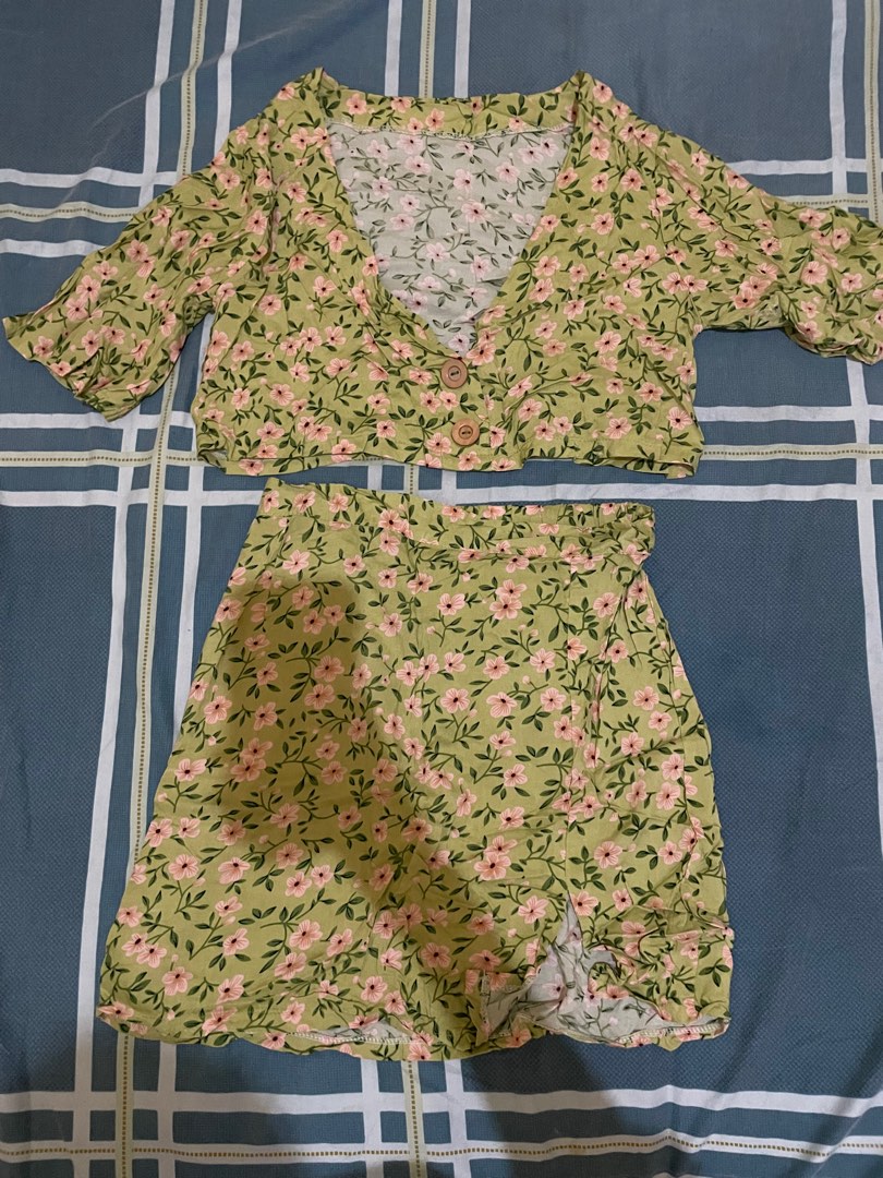 LIME GREEN FLORAL COORDS, Women's Fashion, Dresses & Sets, Sets or ...