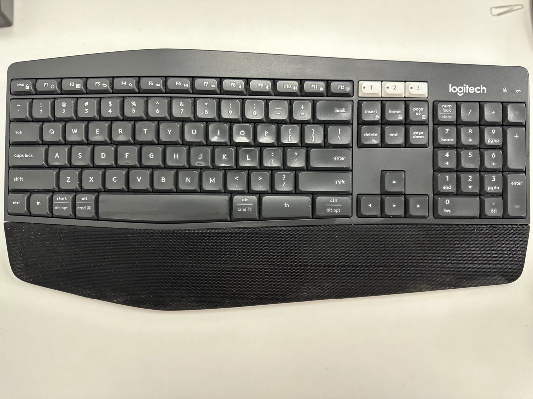 Logitech K850 Keyboard, 電腦＆科技, 電腦周邊及配件, 電腦鍵盤及相關產品 - Carousell