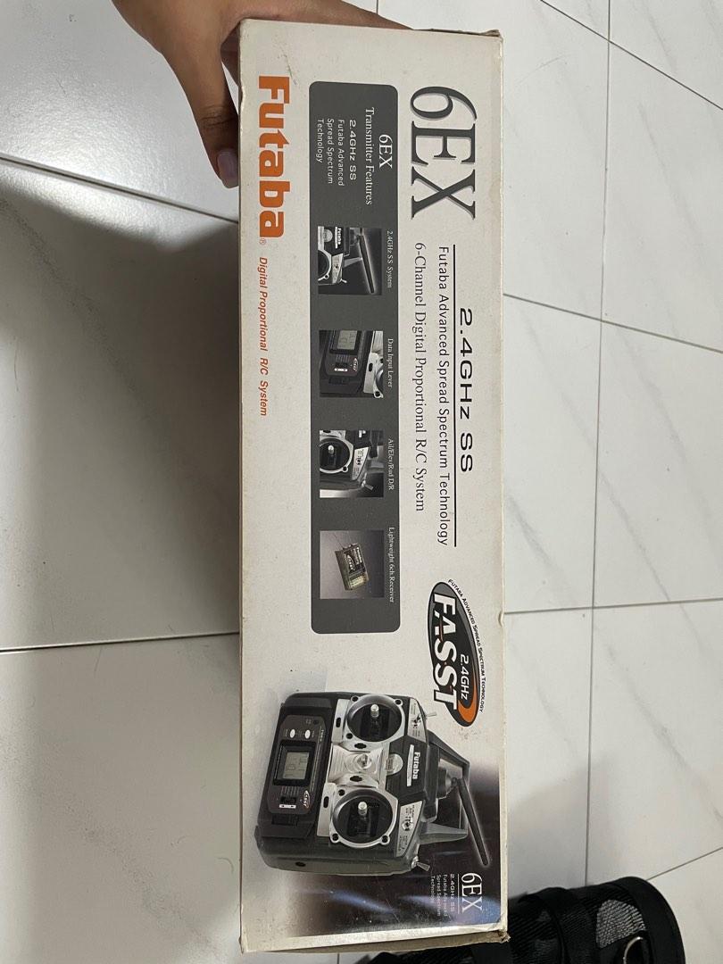 Radio Controller Futaba Advanced Spread Spectrum Technology 2.4GHz ...