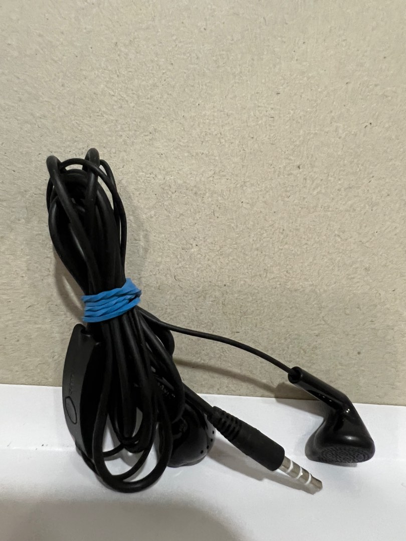 Samsung Original Headset, Audio, Earphones on Carousell