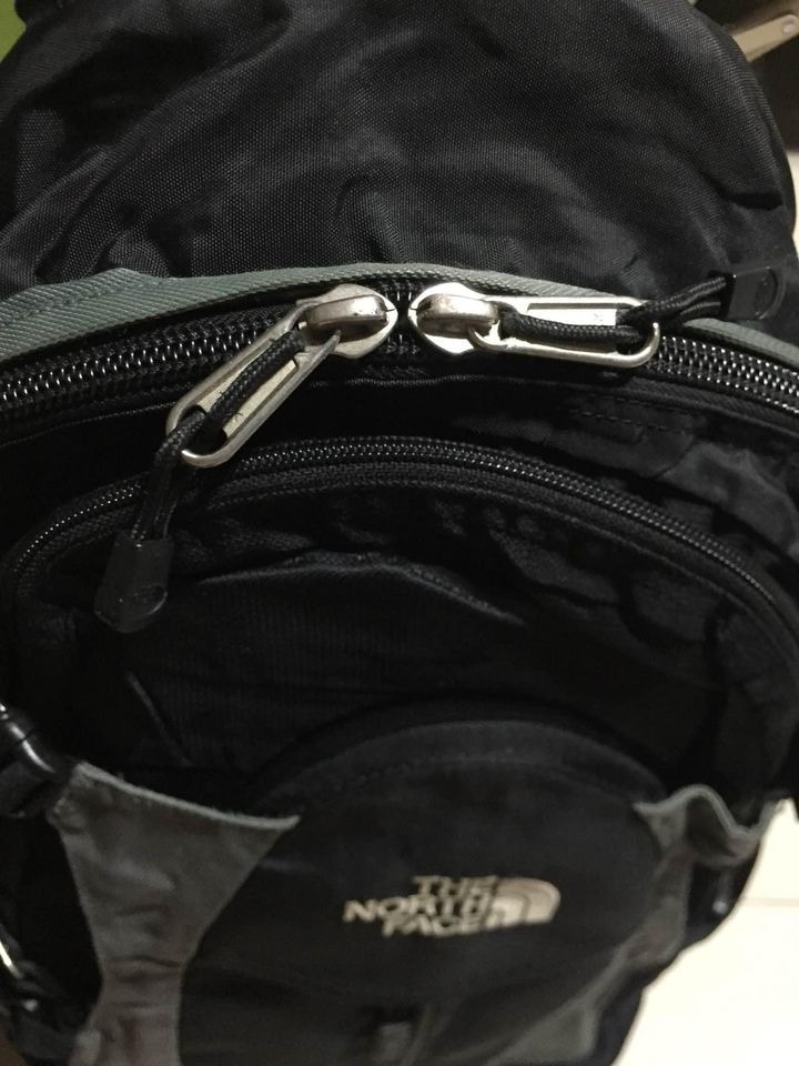 THE NORTH FACE BACK PACK 25LITTERS, Men's Fashion, Activewear on Carousell