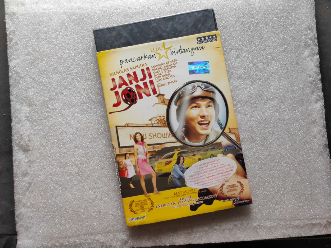 VCD komedi romantis JANJI JONI not dvd, Musik & Media, CD, DVD ...