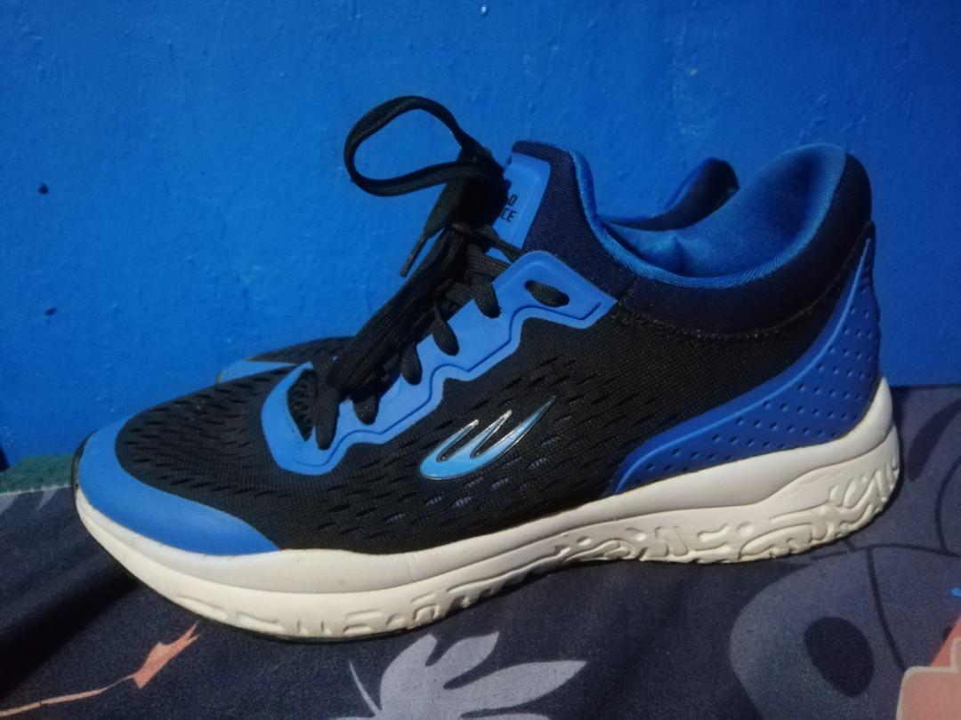 world balance, Men's Fashion, Footwear, Sneakers on Carousell