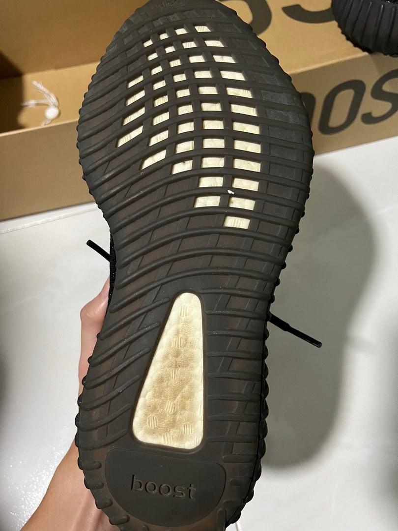 Yeezy Boost 350 V2 'Oreo', Men's Fashion, Footwear, Sneakers on Carousell