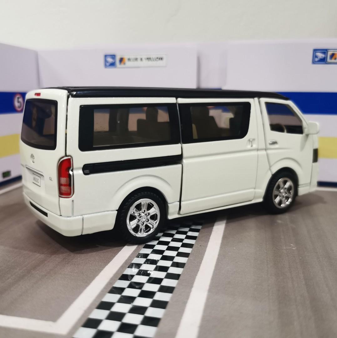 1/32 Toyota Hiace Van Diecast Scale Model, Hobbies & Toys, Toys & Games ...
