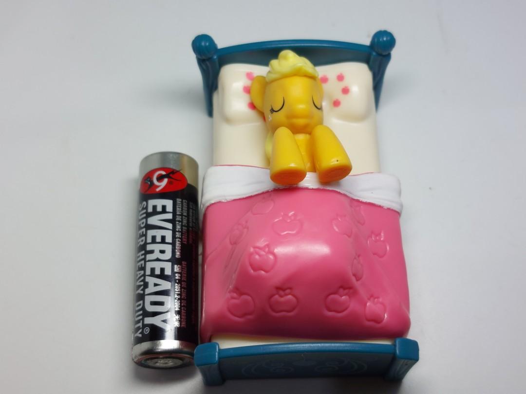 2014 Hasbro My Little Pony Friendship Is Magic Applejack Sleeping In ...