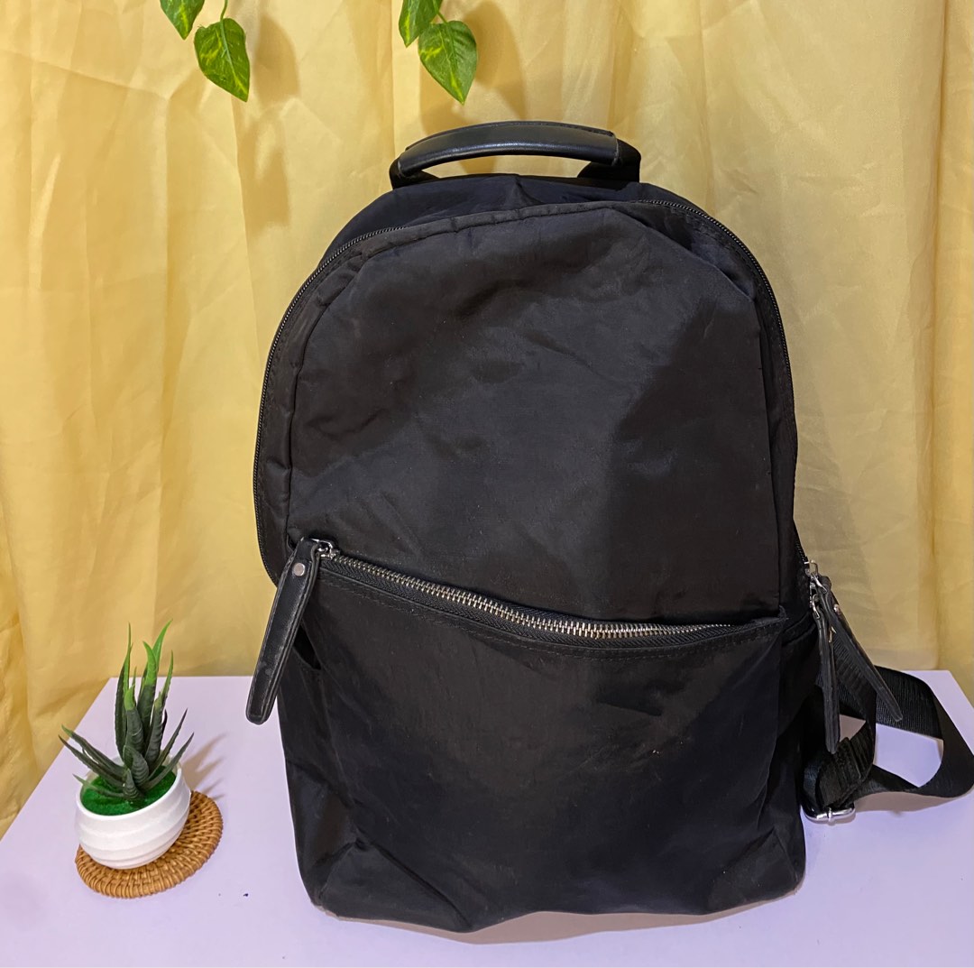 Back pack, Women's Fashion, Bags & Wallets, Backpacks on Carousell