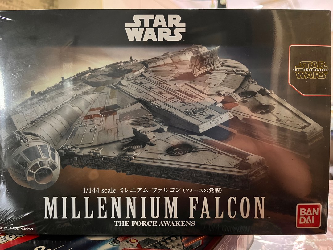 Bandai Star Wars Millennium Falcon Force Awakening 1/144 Scale Model ...