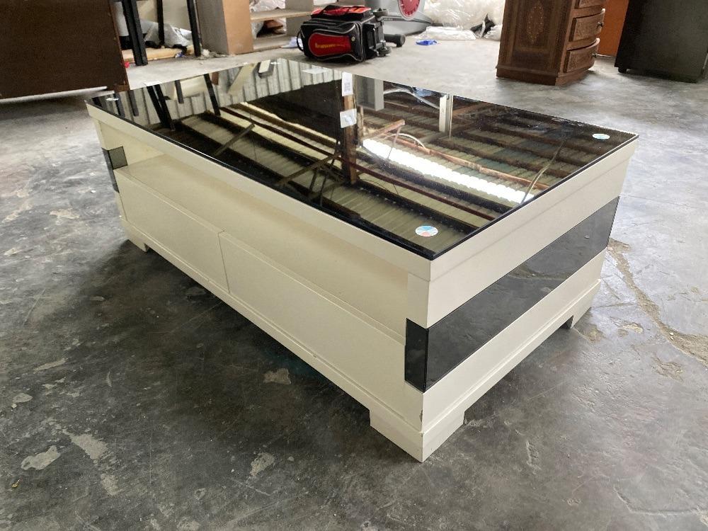 Glass Top Coffee Table White & Black Colour / Meja Kopi Kaca Atas Warna ...