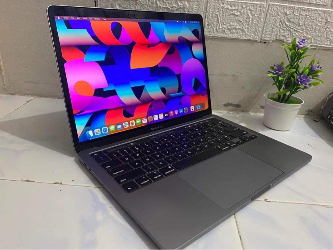 MacBook Pro (13-inch, 2020, Two Thunderbolt 3 ports) i5 8GB 256GB SSD ...