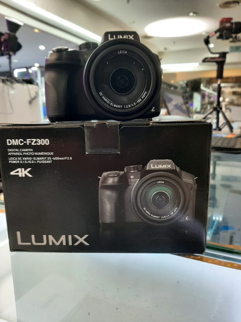 PANASONIC FZ300 FOC MEMORY 32GB, Photography, Cameras on Carousell