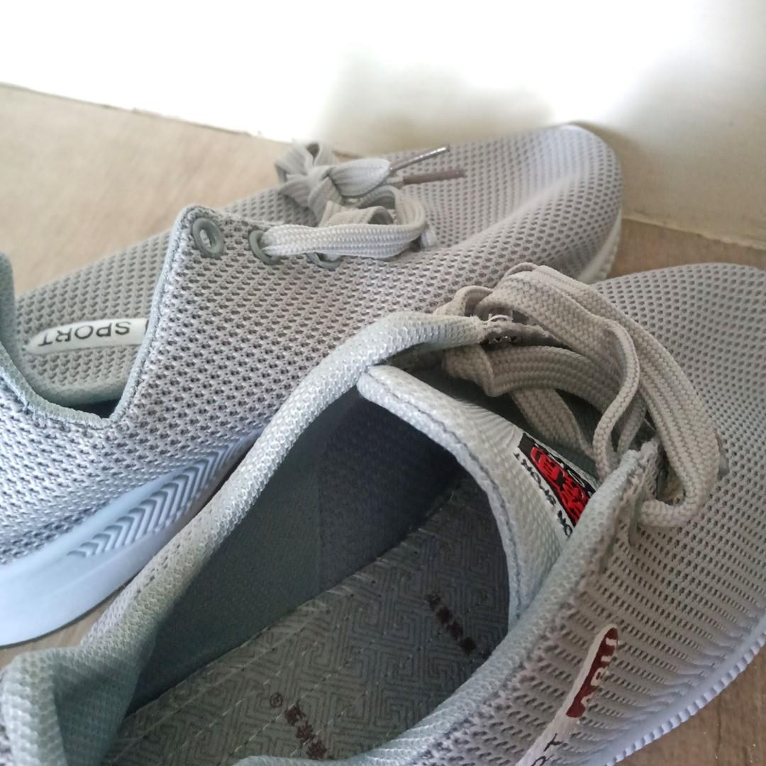 Grey rubber shoes, Women's Fashion, Footwear, Sneakers on Carousell