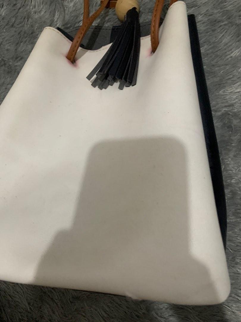 Tas hitam putuh soren, Barang Mewah, Tas & Dompet di Carousell