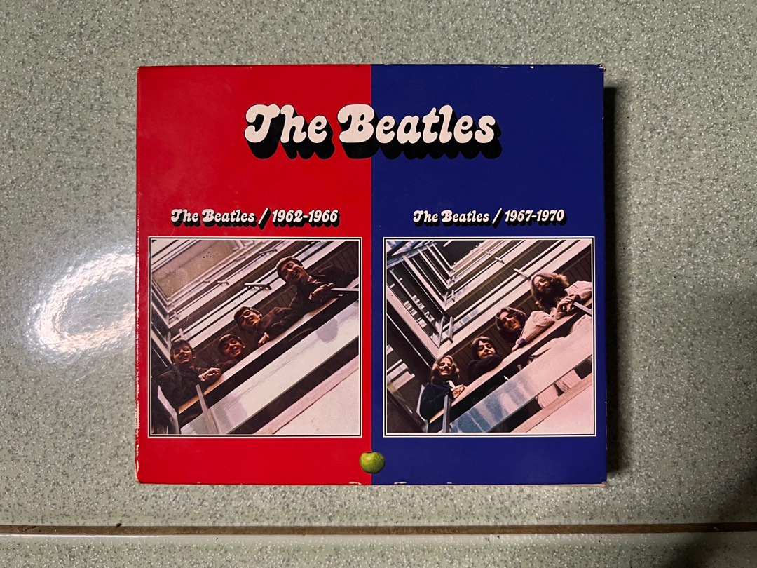 The Beatles Red (1962-1966) and Blue (1967-1970) Albums, Hobbies & Toys ...