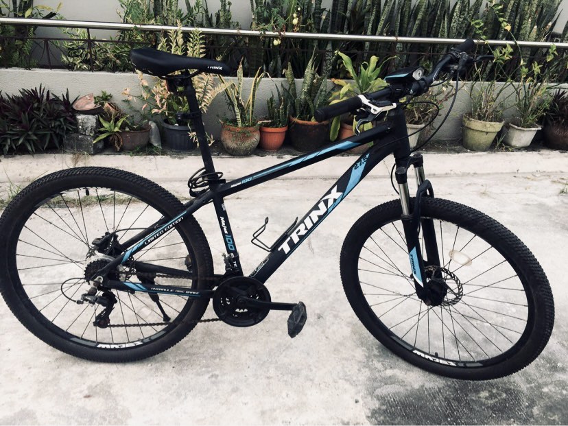 Trinx Majes FREE bottle holder, rear and front light!, Sports Equipment ...