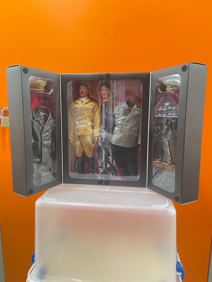 3R 1/6 Scale Adolf Hitler (1889-1945) Action Figure, 興趣及遊戲, 玩具 & 遊戲類 ...