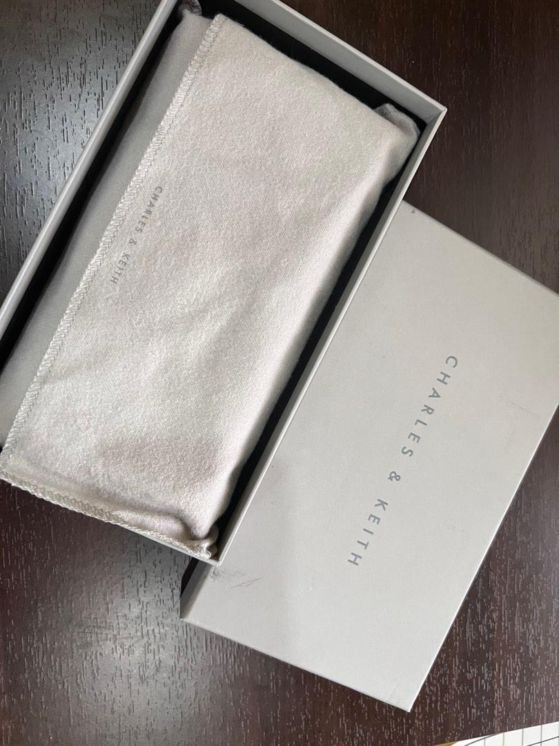 Charles and Keith Wallet, Women's Fashion, Bags & Wallets, Wallets ...