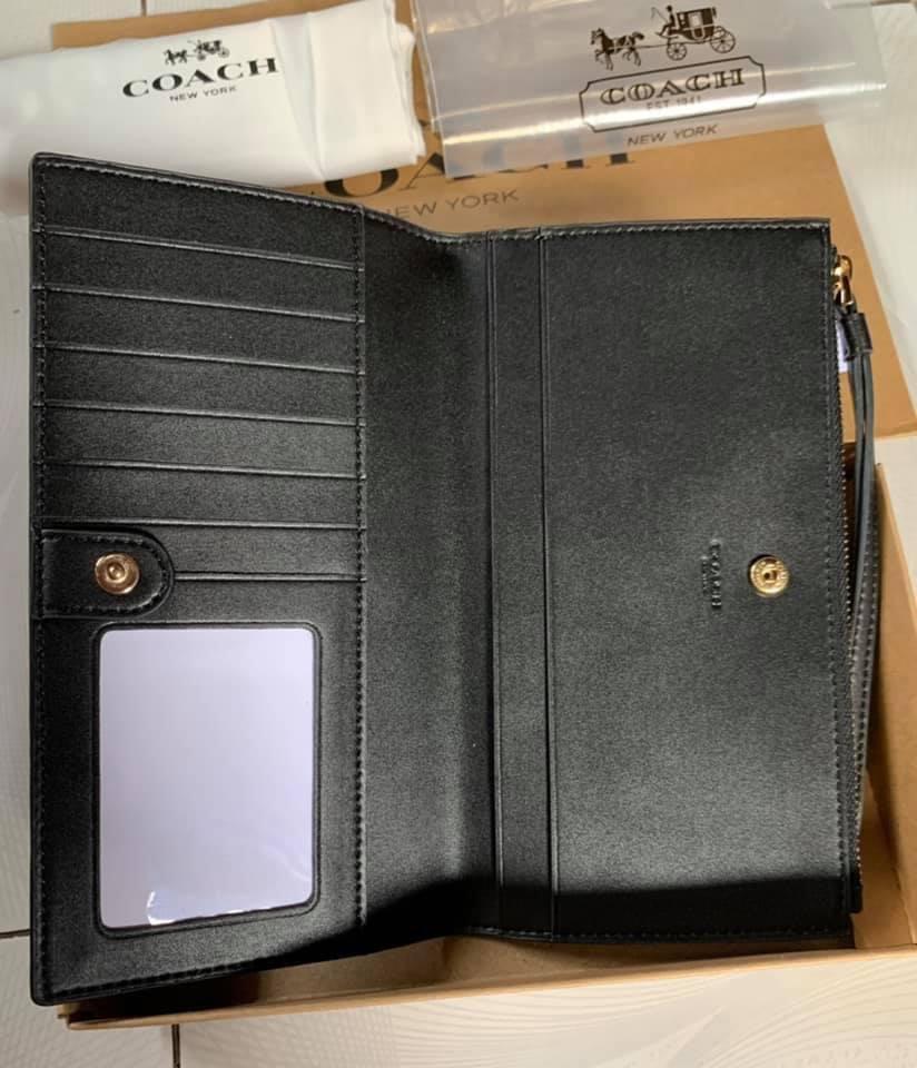 Coach Bifold Wristlet/Wallet, Women's Fashion, Bags & Wallets, Wallets ...