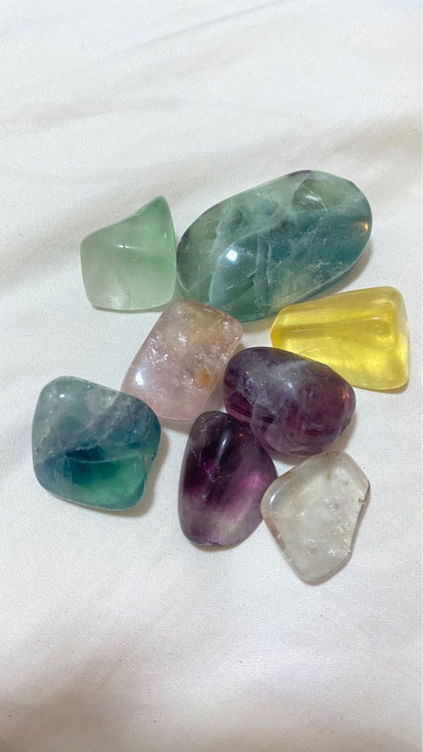 Crystal tumbles, Women's Fashion, Jewelry & Organisers, Precious Stones ...