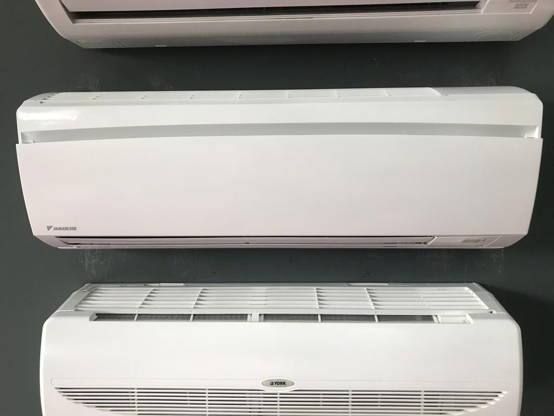 Daikin 1.5HP Aircond D10, TV & Home Appliances, Air Conditioners ...