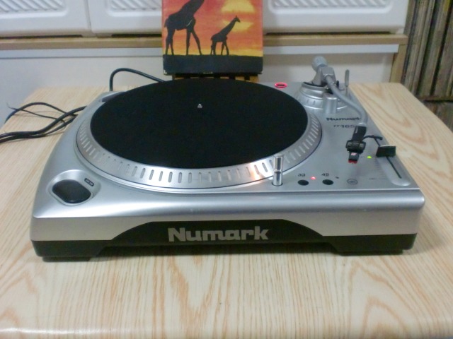 露玛DJ 黑膠唱盤 (Numark TT1650), 興趣及遊戲, 音樂、樂器 & 配件, 音樂與媒體 - 黑膠碟 - Carousell