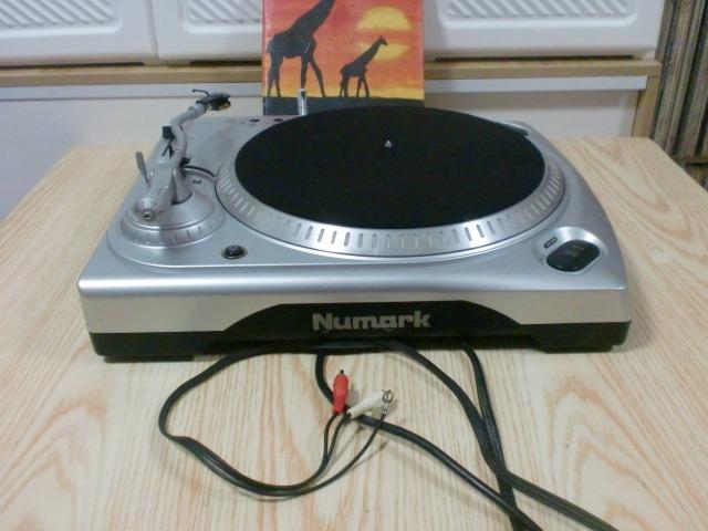 露玛DJ 黑膠唱盤 (Numark TT1650), 興趣及遊戲, 音樂、樂器 & 配件, 音樂與媒體 - 黑膠碟 - Carousell