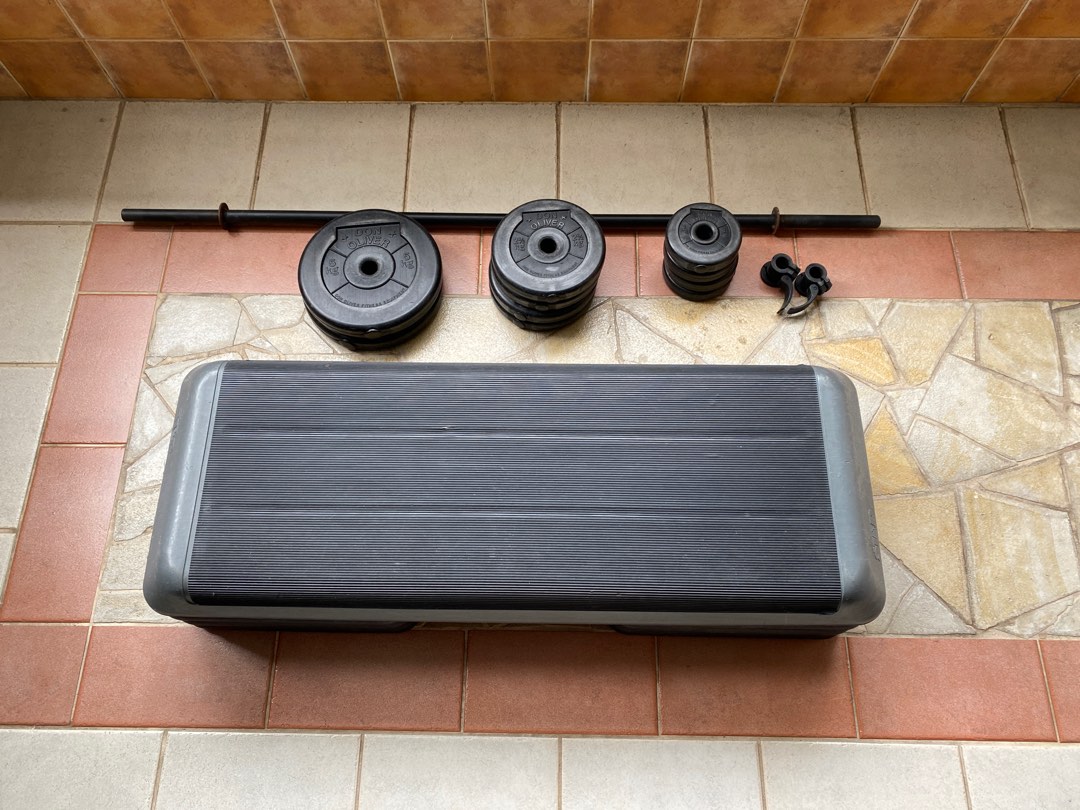 Don Oliver Barbell set and Bench, Sports Equipment, Exercise & Fitness ...