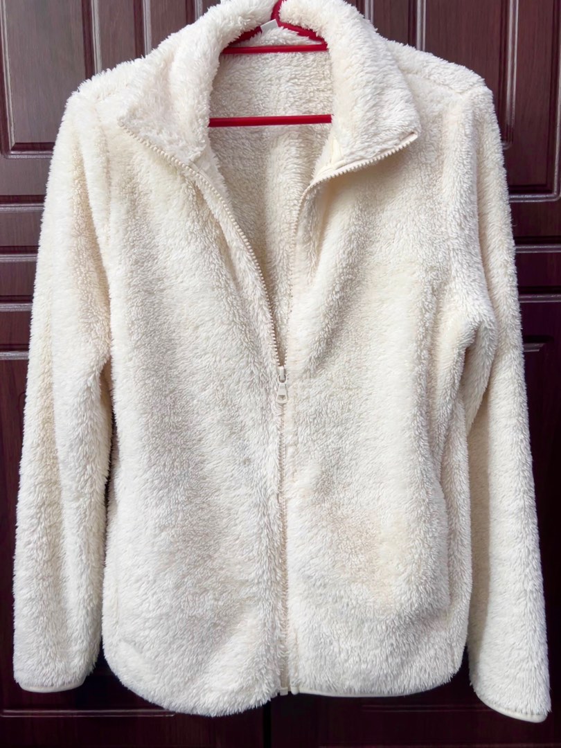 Fluffy Cream White Uniqlo Zip-up Jacket, Women's Fashion, Coats ...