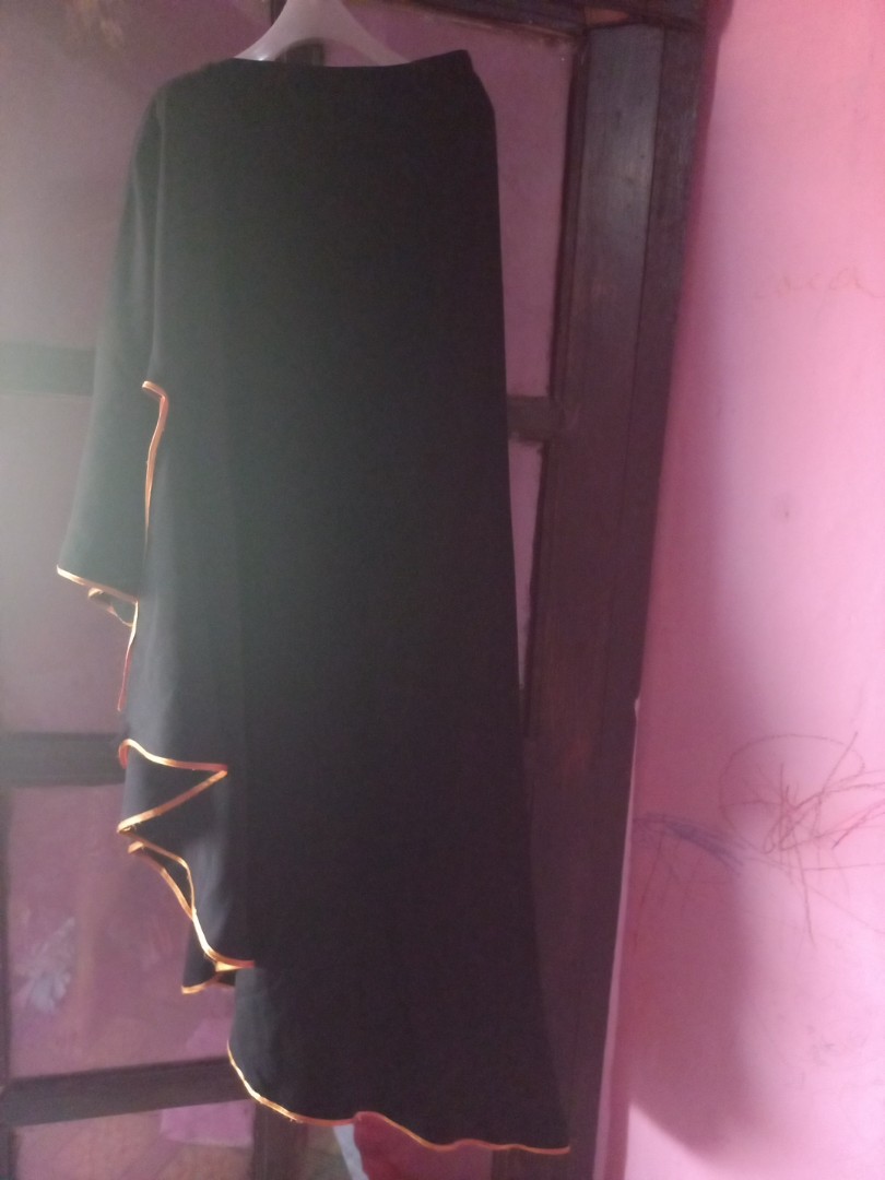 Khimar hitam list kuning, Fesyen Wanita, Muslim Fashion, Syal di Carousell